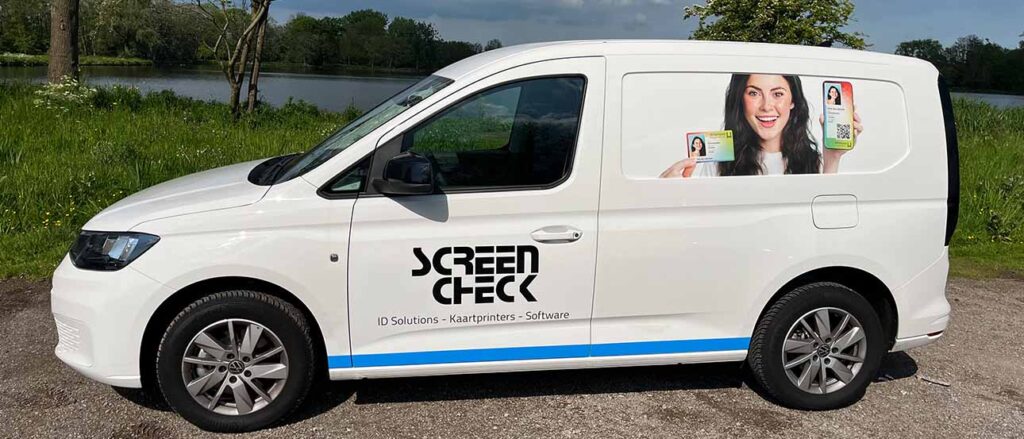 Klantenservice op locatie: de servicewagen van ScreenCheck staat klaar